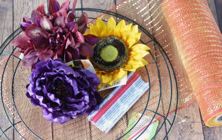 How To Make Deco Mesh Wreaths: Step by Step Intructions